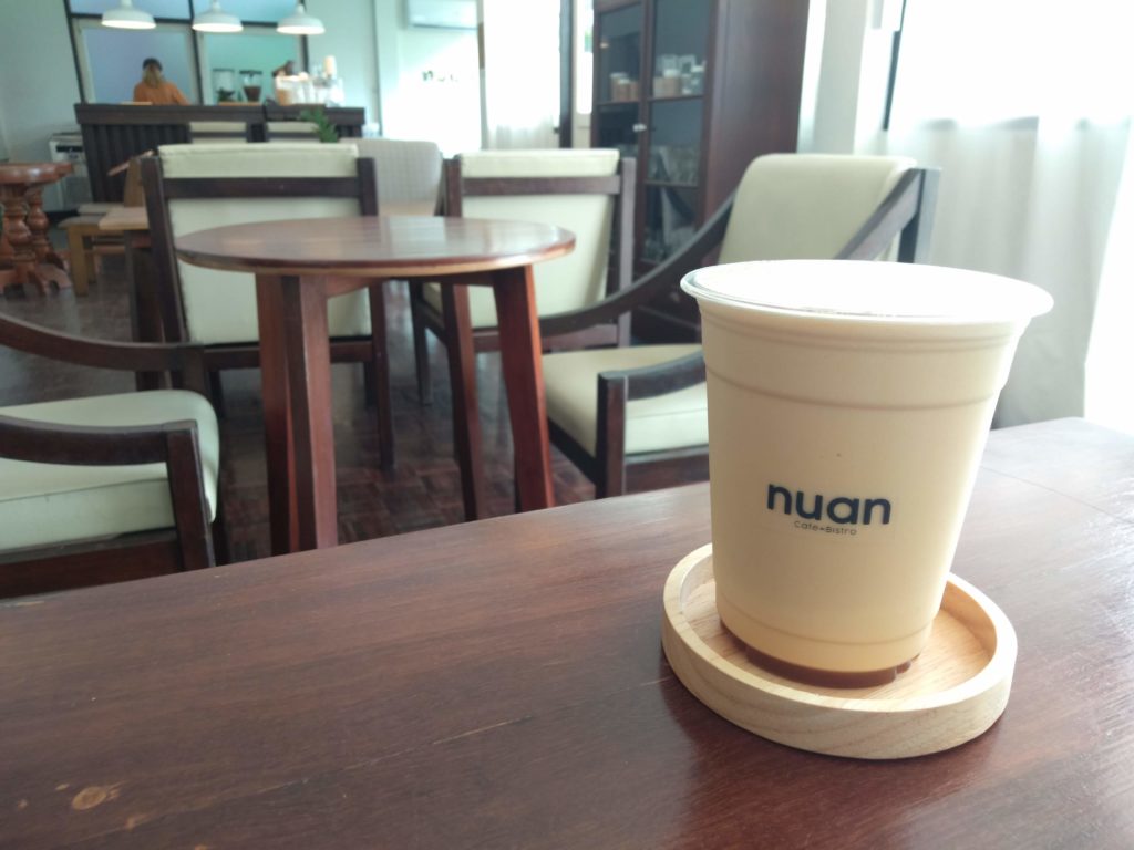 チェンマイ【nuan cafe&bistro】裏路地カフェでまったり│ゆるゆるる